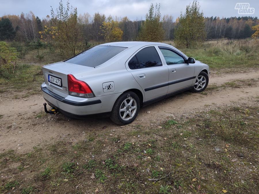 Вольво С60 2001 в Вильнюс, объемом двигателя 2.40 л и пробегом 290 тыс. км за 560 €, фото 5 на AUTOMOTO.COM.LV