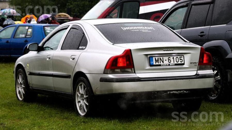 Volvo S60 2002 Rīga, ar dzinēja tilpumu 2.30 L un nobraukumu 417 tūkst. km par 19000 €, foto 2 vietnē AUTOMOTO.COM.LV
