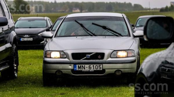 Volvo S60 2002 Rīga, ar dzinēja tilpumu 2.30 L un nobraukumu 417 tūkst. km par 19000 €, foto 5 vietnē AUTOMOTO.COM.LV