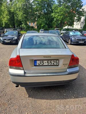 Volvo S60 2002 Rīga, ar dzinēja tilpumu 2.40 L un nobraukumu 268 tūkst. km par 500 €, foto 3 vietnē AUTOMOTO.COM.LV