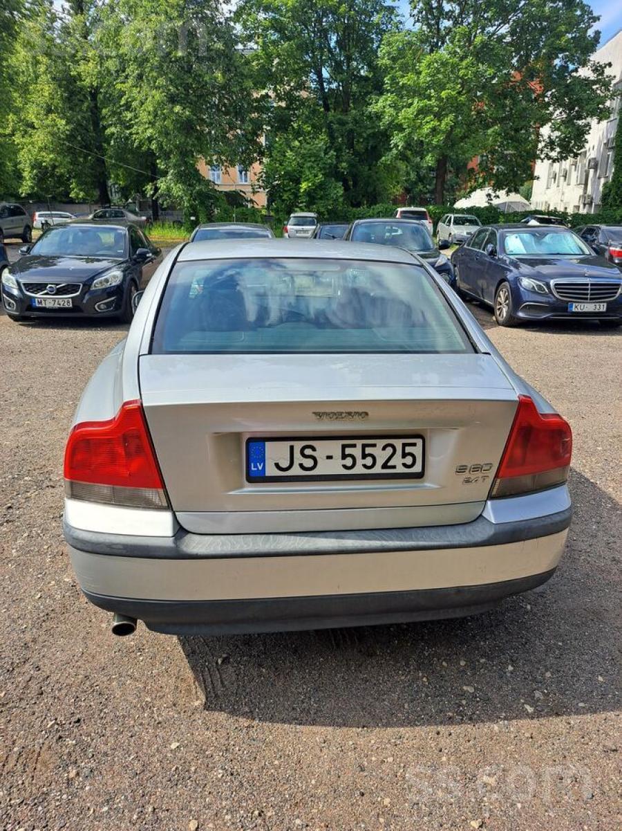 Volvo S60 2002 Rīga, ar dzinēja tilpumu 2.40 L un nobraukumu 268 tūkst. km par 500 €, foto 3 vietnē AUTOMOTO.COM.LV