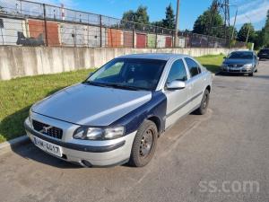 Volvo S60 2002 in Riga, with an engine capacity of 2.40 L and mileage of 314 thousand km for 1100 €, photo 4 on AUTOMOTO.COM.LV