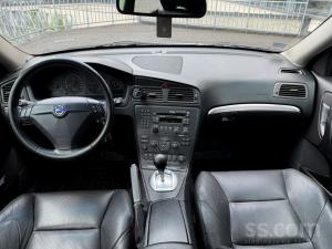 Volvo S60 2002 in Riga, with an engine capacity of 2.40 L and mileage of 305 thousand km for 1950 €, photo 3 on AUTOMOTO.COM.LV