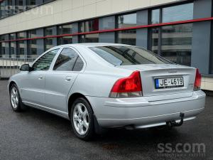 Volvo S60 2002 in Riga, with an engine capacity of 2.40 L and mileage of 305 thousand km for 1950 €, photo 5 on AUTOMOTO.COM.LV