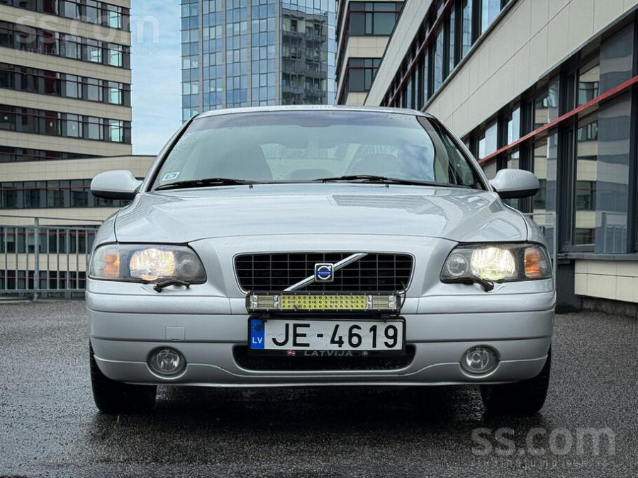 Volvo S60 2002 in Riga, with an engine capacity of 2.40 L and mileage of 305 thousand km for 1950 €, photo 13 on AUTOMOTO.COM.LV