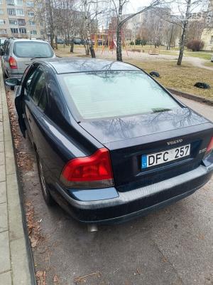 Volvo S60 2002 in Vilnius, with an engine capacity of 2.40 L and mileage of 308 thousand km for 850 €, photo 11 on AUTOMOTO.COM.LV