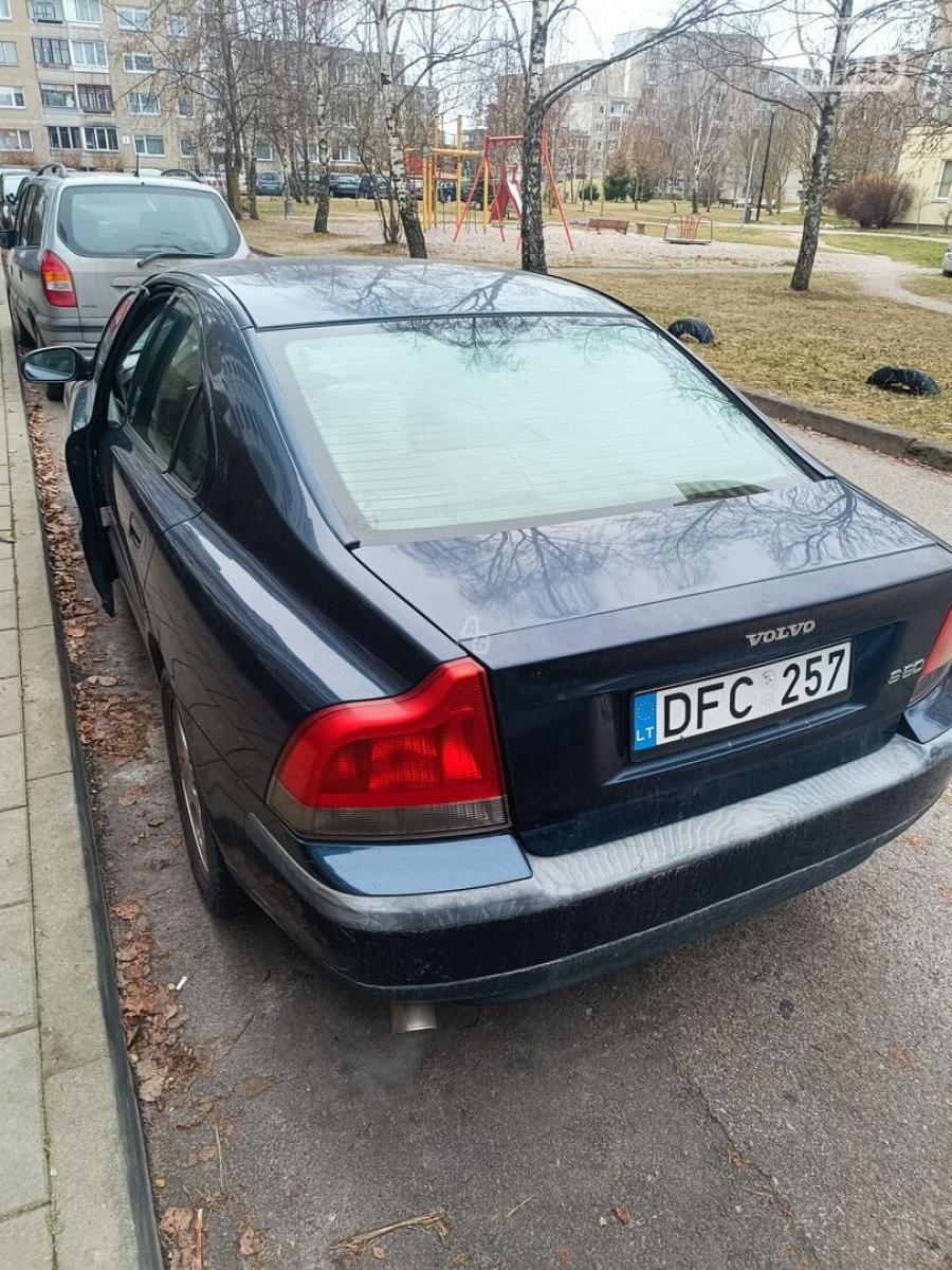 Volvo S60 2002 in Vilnius, with an engine capacity of 2.40 L and mileage of 308 thousand km for 850 €, photo 11 on AUTOMOTO.COM.LV