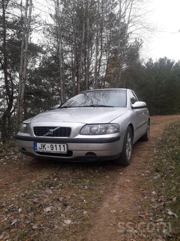 Volvo S60 2002 Daugavpils, ar dzinēja tilpumu 2.40 L un nobraukumu 332 tūkst. km par 950 €, foto 1 vietnē AUTOMOTO.COM.LV