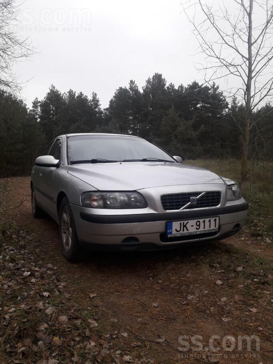 Volvo S60 2002 Daugavpils, ar dzinēja tilpumu 2.40 L un nobraukumu 332 tūkst. km par 950 €, foto 2 vietnē AUTOMOTO.COM.LV