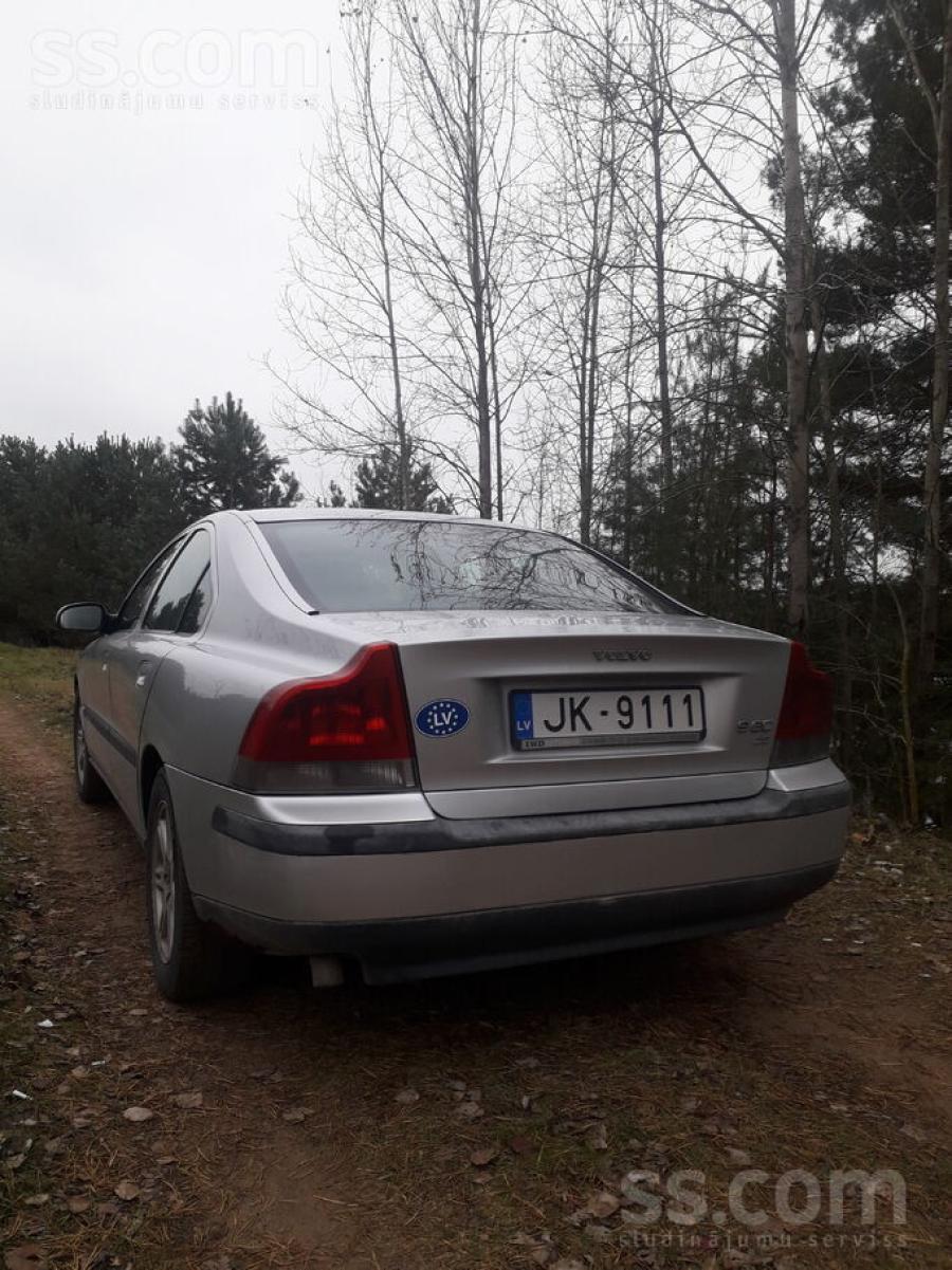 Volvo S60 2002 Daugavpils, ar dzinēja tilpumu 2.40 L un nobraukumu 332 tūkst. km par 950 €, foto 3 vietnē AUTOMOTO.COM.LV