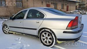 Volvo S60 2002 in Daugavpils, with an engine capacity of 2.40 L and mileage of 334 thousand km for 1450 €, photo 3 on AUTOMOTO.COM.LV