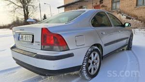 Volvo S60 2002 in Daugavpils, with an engine capacity of 2.40 L and mileage of 334 thousand km for 1450 €, photo 5 on AUTOMOTO.COM.LV
