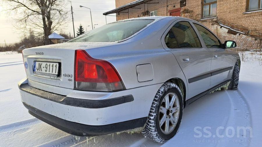 Volvo S60 2002 in Daugavpils, with an engine capacity of 2.40 L and mileage of 334 thousand km for 1450 €, photo 5 on AUTOMOTO.COM.LV