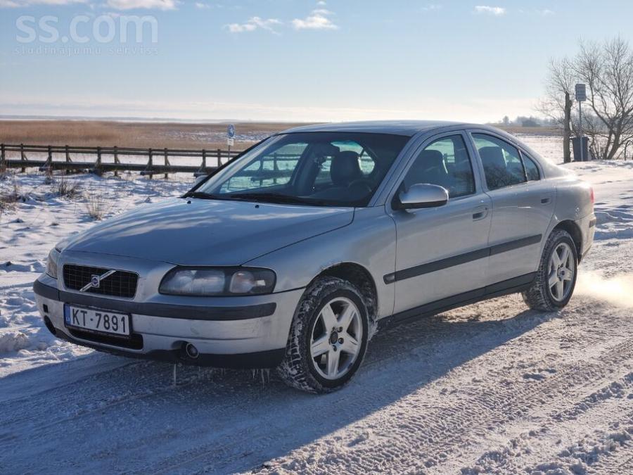 Volvo S60 2002 Liepāja, ar dzinēja tilpumu 2.40 L un nobraukumu 355 tūkst. km par 1300 €, foto 1 vietnē AUTOMOTO.COM.LV