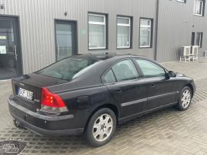 Volvo S60 2002 in Varena, with an engine capacity of 2.40 L and mileage of 325 thousand km for 650 €, photo 4 on AUTOMOTO.COM.LV