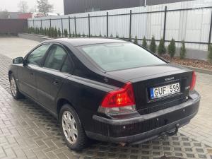 Volvo S60 2002 in Varena, with an engine capacity of 2.40 L and mileage of 325 thousand km for 650 €, photo 6 on AUTOMOTO.COM.LV