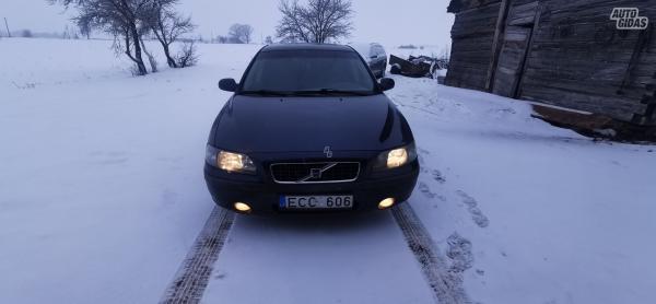 Volvo S60 2002 in Alytus, with an engine capacity of 2.40 L and mileage of 330 thousand km for 890 €, photo 1 on AUTOMOTO.COM.LV
