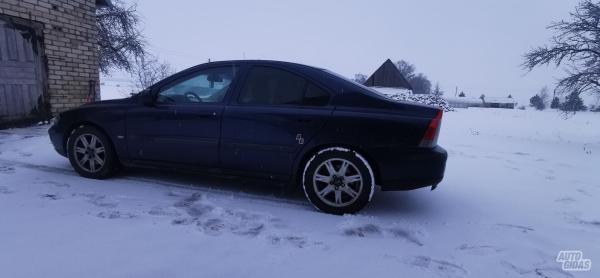Volvo S60 2002 in Alytus, with an engine capacity of 2.40 L and mileage of 330 thousand km for 890 €, photo 6 on AUTOMOTO.COM.LV
