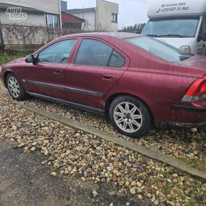 Volvo S60 2002 Viļņa, ar dzinēja tilpumu 2.40 L un nobraukumu 309 tūkst. km par 700 €, foto 2 vietnē AUTOMOTO.COM.LV