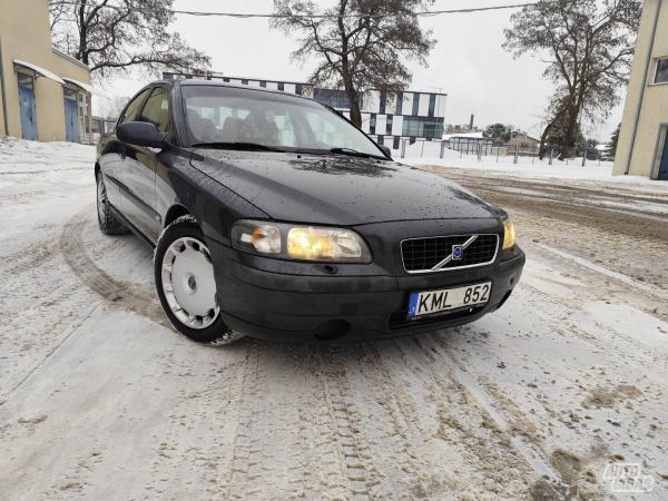 Volvo S60 2002 Ukmergė, ar dzinēja tilpumu 2.40 L un nobraukumu 330 tūkst. km par 1200 €, foto 2 vietnē AUTOMOTO.COM.LV
