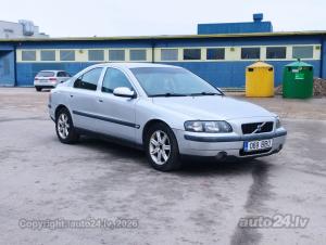 Volvo S60 2002 Tartu, ar dzinēja tilpumu 2.40 L un nobraukumu 350 tūkst. km par 1900 €, foto  vietnē AUTOMOTO.COM.LV