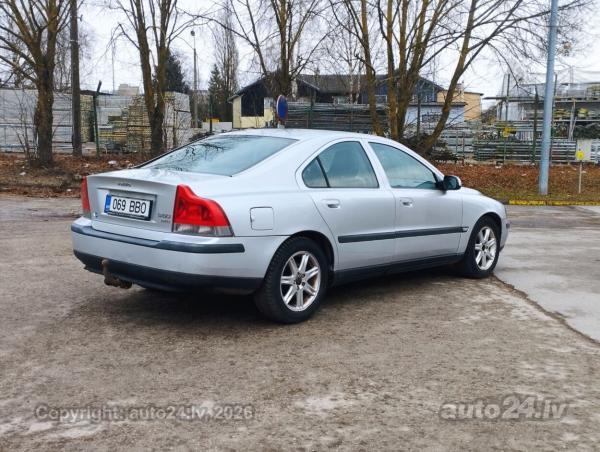 Volvo S60 2002 in Tartu, with an engine capacity of 2.40 L and mileage of 350 thousand km for 1900 €, photo 3 on AUTOMOTO.COM.LV