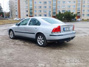 Volvo S60 2002 in Tartu, with an engine capacity of 2.40 L and mileage of 350 thousand km for 1900 €, photo 4 on AUTOMOTO.COM.LV