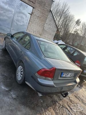 Volvo S60 2002 in Silute, with an engine capacity of 2.40 L and mileage of 300 thousand km for 500 €, photo 3 on AUTOMOTO.COM.LV