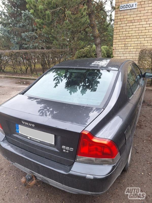 Volvo S60 2002 Kauņa, ar dzinēja tilpumu 2.40 L un nobraukumu 320 tūkst. km par 1900 €, foto 3 vietnē AUTOMOTO.COM.LV