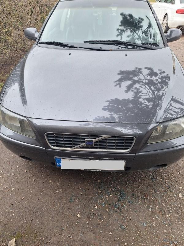 Volvo S60 2002 Kauņa, ar dzinēja tilpumu 2.40 L un nobraukumu 320 tūkst. km par 1900 €, foto 4 vietnē AUTOMOTO.COM.LV