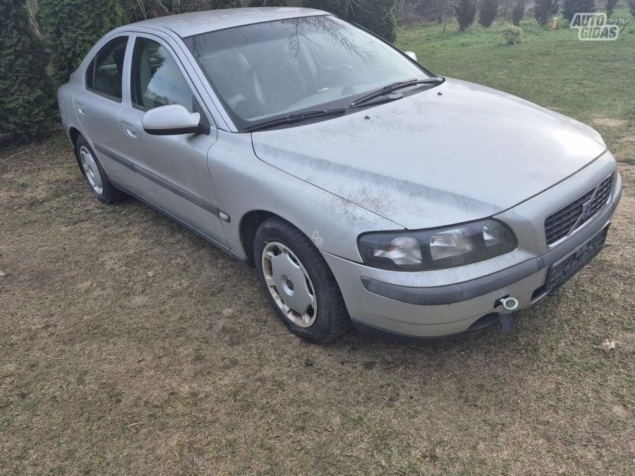 Volvo S60 2002 Šalčininkai, ar dzinēja tilpumu 2.40 L un nobraukumu 250 tūkst. km par 599 €, foto 3 vietnē AUTOMOTO.COM.LV