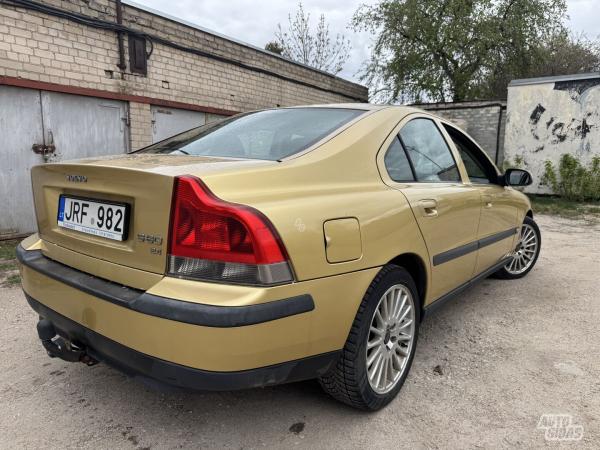 Volvo S60 2002 in Kaunas, with an engine capacity of 2.40 L and mileage of 300 thousand km for 1000 €, photo 3 on AUTOMOTO.COM.LV