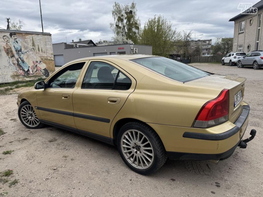 Volvo S60 2002 Kauņa, ar dzinēja tilpumu 2.40 L un nobraukumu 300 tūkst. km par 1000 €, foto 8 vietnē AUTOMOTO.COM.LV