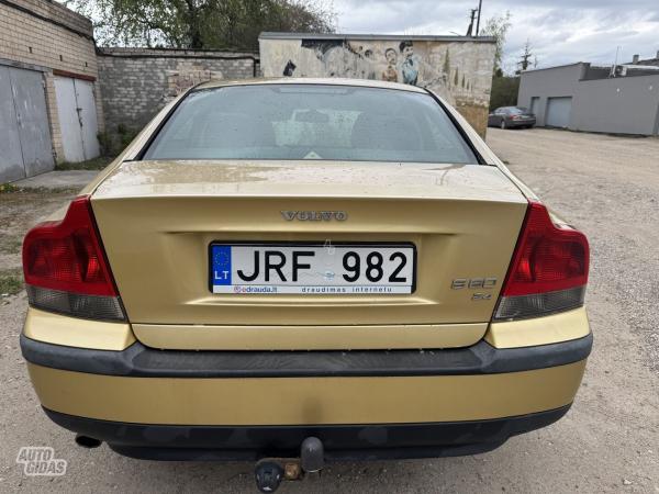 Volvo S60 2002 in Kaunas, with an engine capacity of 2.40 L and mileage of 300 thousand km for 1000 €, photo 9 on AUTOMOTO.COM.LV