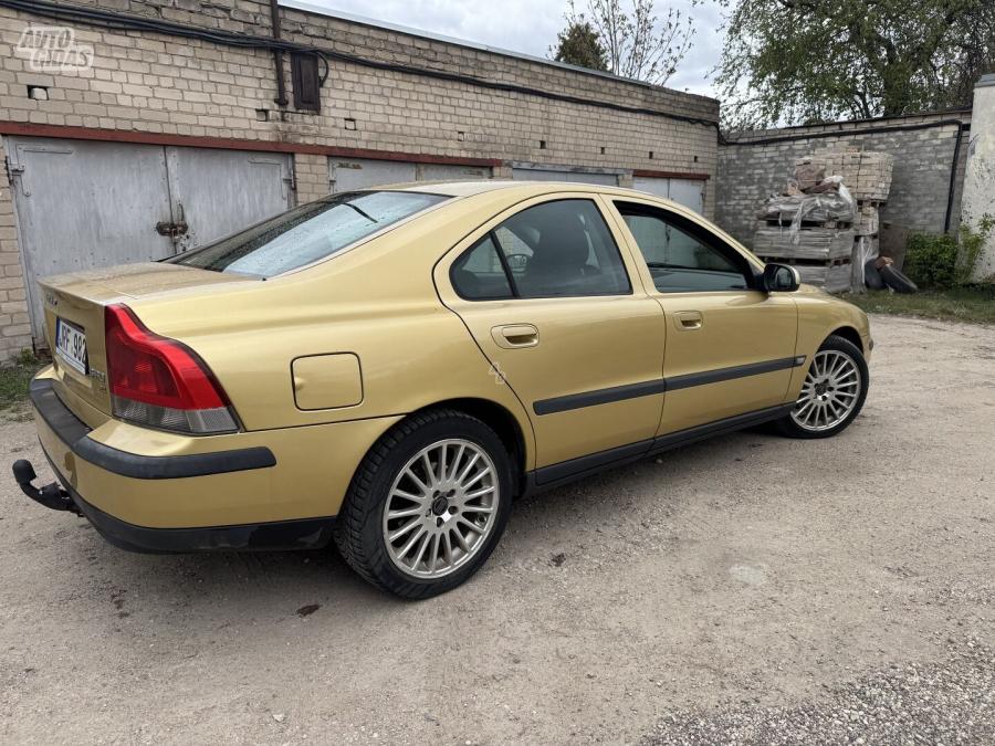 Volvo S60 2002 Kauņa, ar dzinēja tilpumu 2.40 L un nobraukumu 300 tūkst. km par 1000 €, foto 12 vietnē AUTOMOTO.COM.LV
