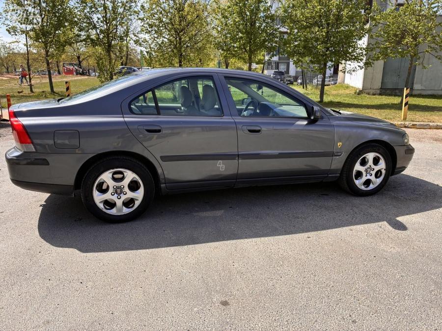 Volvo S60 2002 Viļņa, ar dzinēja tilpumu 2.40 L un nobraukumu 450 tūkst. km par 850 €, foto 3 vietnē AUTOMOTO.COM.LV