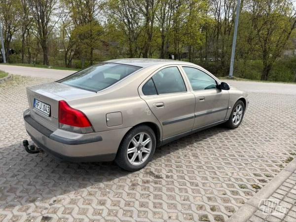 Volvo S60 2002 Tauragė, ar dzinēja tilpumu 2.40 L un nobraukumu 215 tūkst. km par 1900 €, foto 3 vietnē AUTOMOTO.COM.LV
