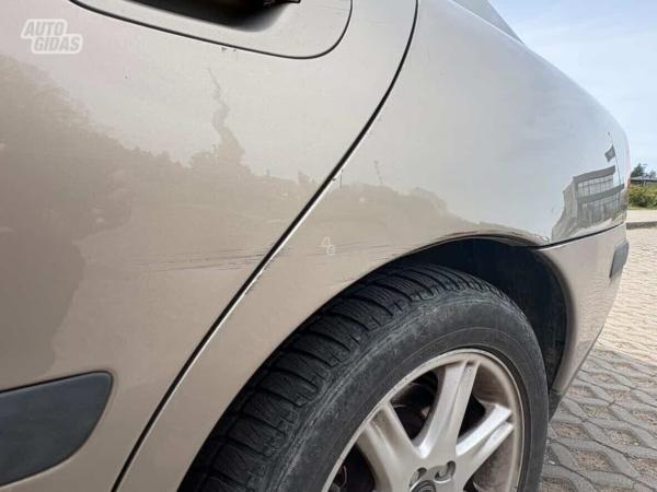 Volvo S60 2002 Tauragė, ar dzinēja tilpumu 2.40 L un nobraukumu 215 tūkst. km par 1900 €, foto 7 vietnē AUTOMOTO.COM.LV