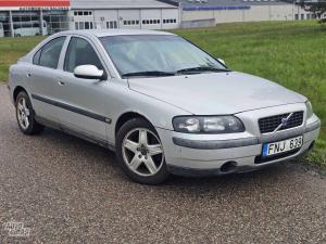 Volvo S60 2002 in Vilnius, with an engine capacity of 2.40 L and mileage of 326 thousand km for 1000 €, photo 4 on AUTOMOTO.COM.LV