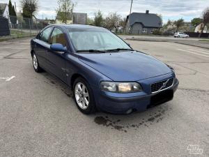 Volvo S60 2002 in Siauliai, with an engine capacity of 2.40 L and mileage of 360 thousand km for 1050 €, photo  on AUTOMOTO.COM.LV