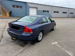 Volvo S60 2002 in Siauliai, with an engine capacity of 2.40 L and mileage of 360 thousand km for 1050 €, photo 7 on AUTOMOTO.COM.LV