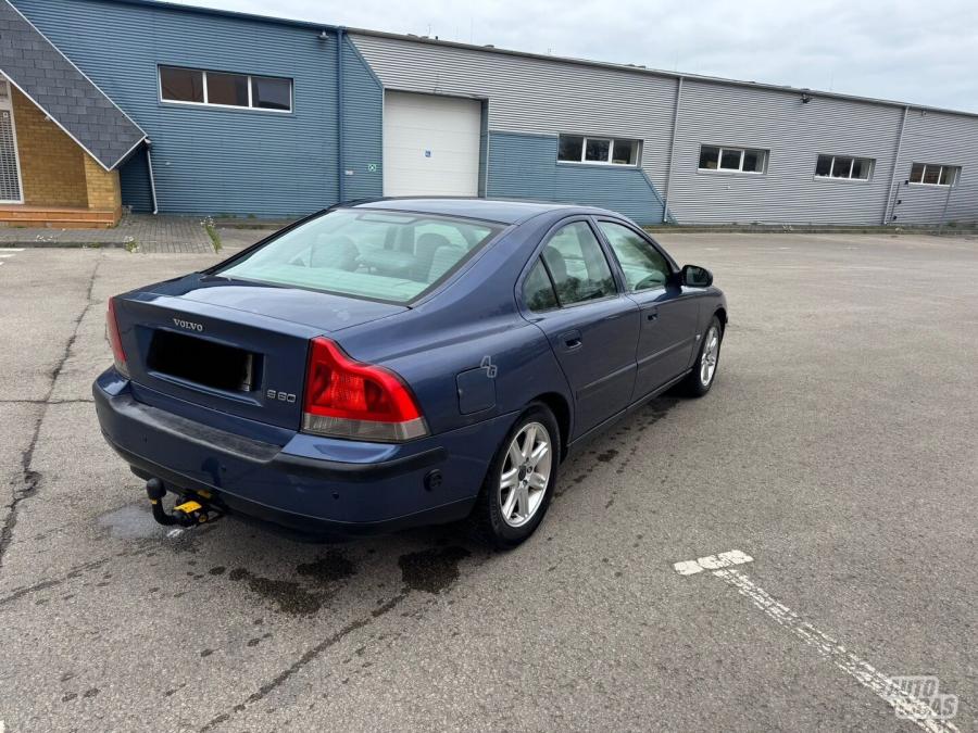 Volvo S60 2002 in Siauliai, with an engine capacity of 2.40 L and mileage of 360 thousand km for 1050 €, photo 7 on AUTOMOTO.COM.LV