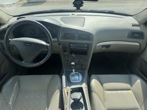 Volvo S60 2002 in Siauliai, with an engine capacity of 2.40 L and mileage of 360 thousand km for 1050 €, photo 10 on AUTOMOTO.COM.LV