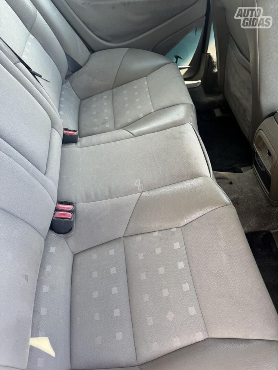 Volvo S60 2002 in Siauliai, with an engine capacity of 2.40 L and mileage of 360 thousand km for 1050 €, photo 11 on AUTOMOTO.COM.LV