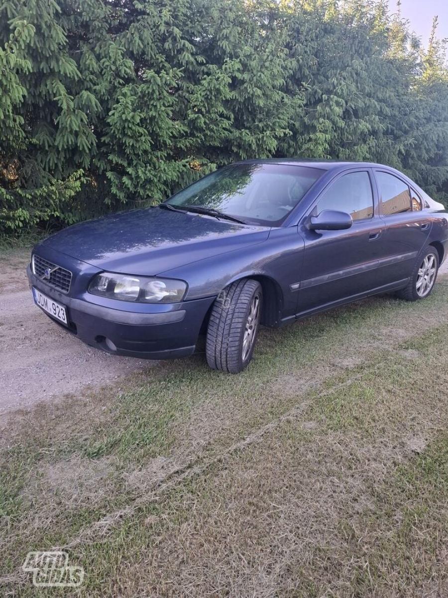 Volvo S60 2002 in Elektrenai, with an engine capacity of 2.40 L and mileage of 410 thousand km for 1150 €, photo 4 on AUTOMOTO.COM.LV