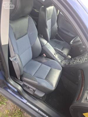 Volvo S60 2002 in Elektrenai, with an engine capacity of 2.40 L and mileage of 410 thousand km for 1150 €, photo 11 on AUTOMOTO.COM.LV
