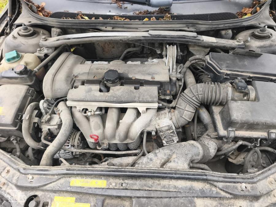 Volvo S60 2002 Ignalina, ar dzinēja tilpumu 2.40 L un nobraukumu 351 tūkst. km par 400 €, foto 6 vietnē AUTOMOTO.COM.LV