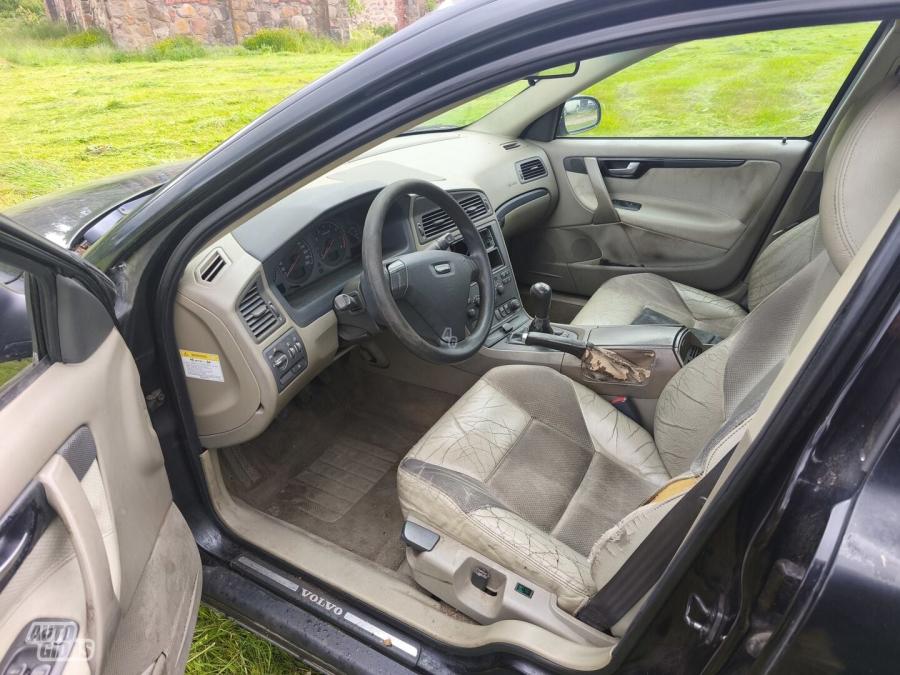 Volvo S60 2002 Ignalina, ar dzinēja tilpumu 2.40 L un nobraukumu 351 tūkst. km par 400 €, foto 7 vietnē AUTOMOTO.COM.LV