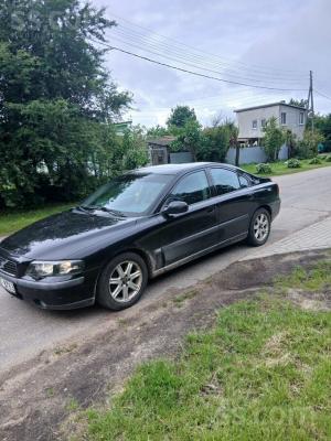 Volvo S60 2002 Rīga, ar dzinēja tilpumu 2.40 L un nobraukumu 400 tūkst. km par 1200 €, foto 3 vietnē AUTOMOTO.COM.LV