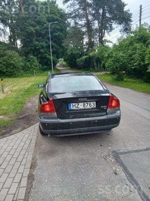 Volvo S60 2002 Rīga, ar dzinēja tilpumu 2.40 L un nobraukumu 400 tūkst. km par 1200 €, foto 4 vietnē AUTOMOTO.COM.LV
